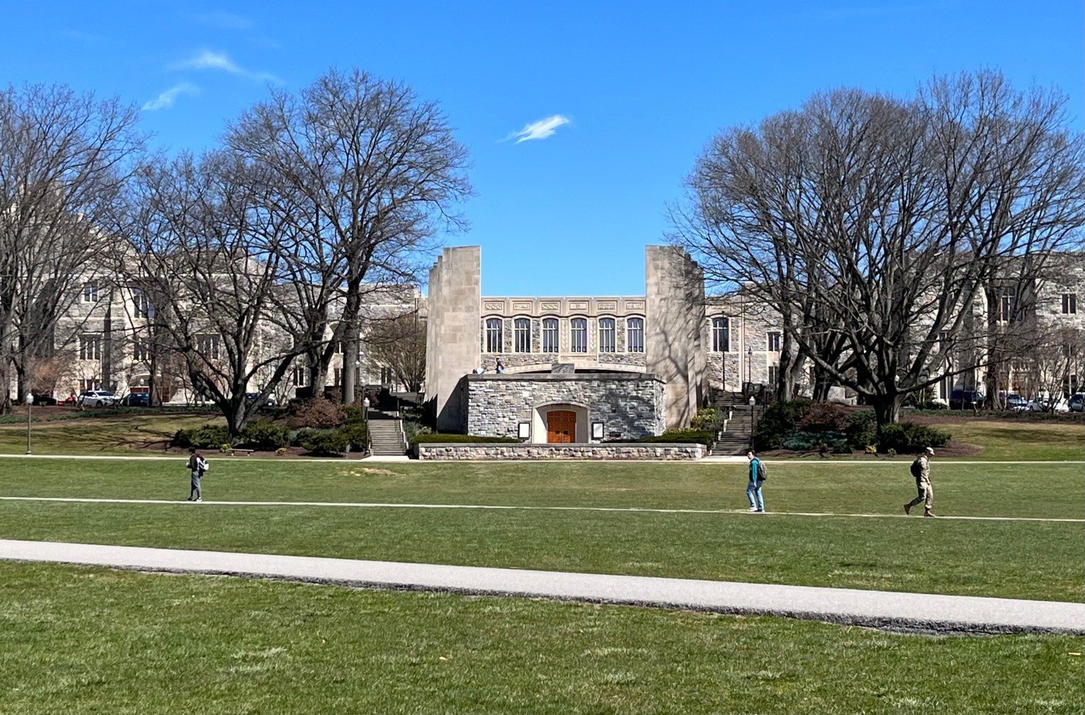 Move-in week at Virginia Tech has thousands of new students settling ...