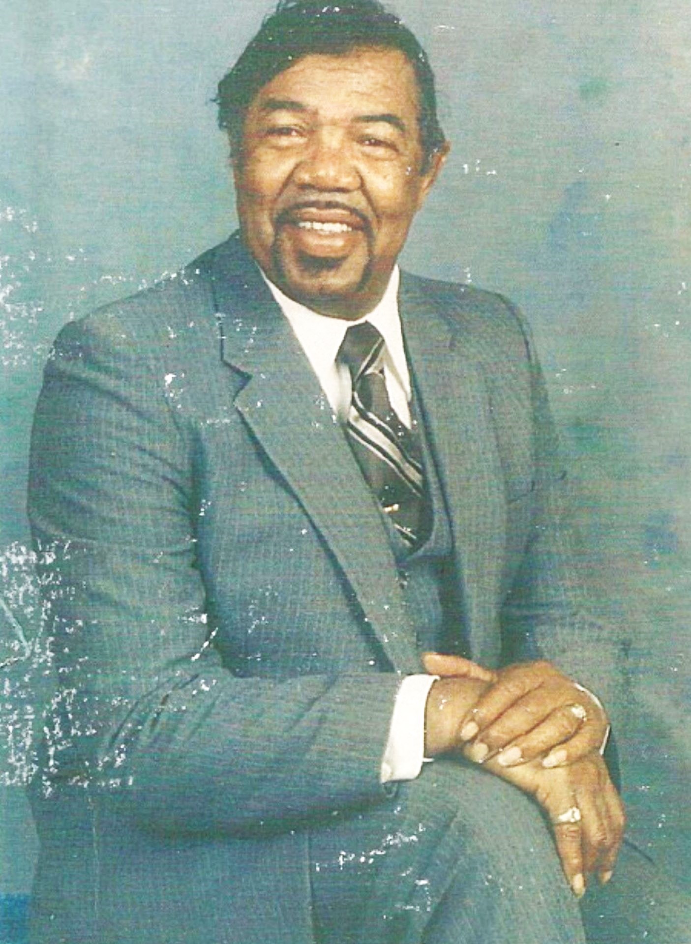 For these real estate agents, an artist's images of a now-demolished ...