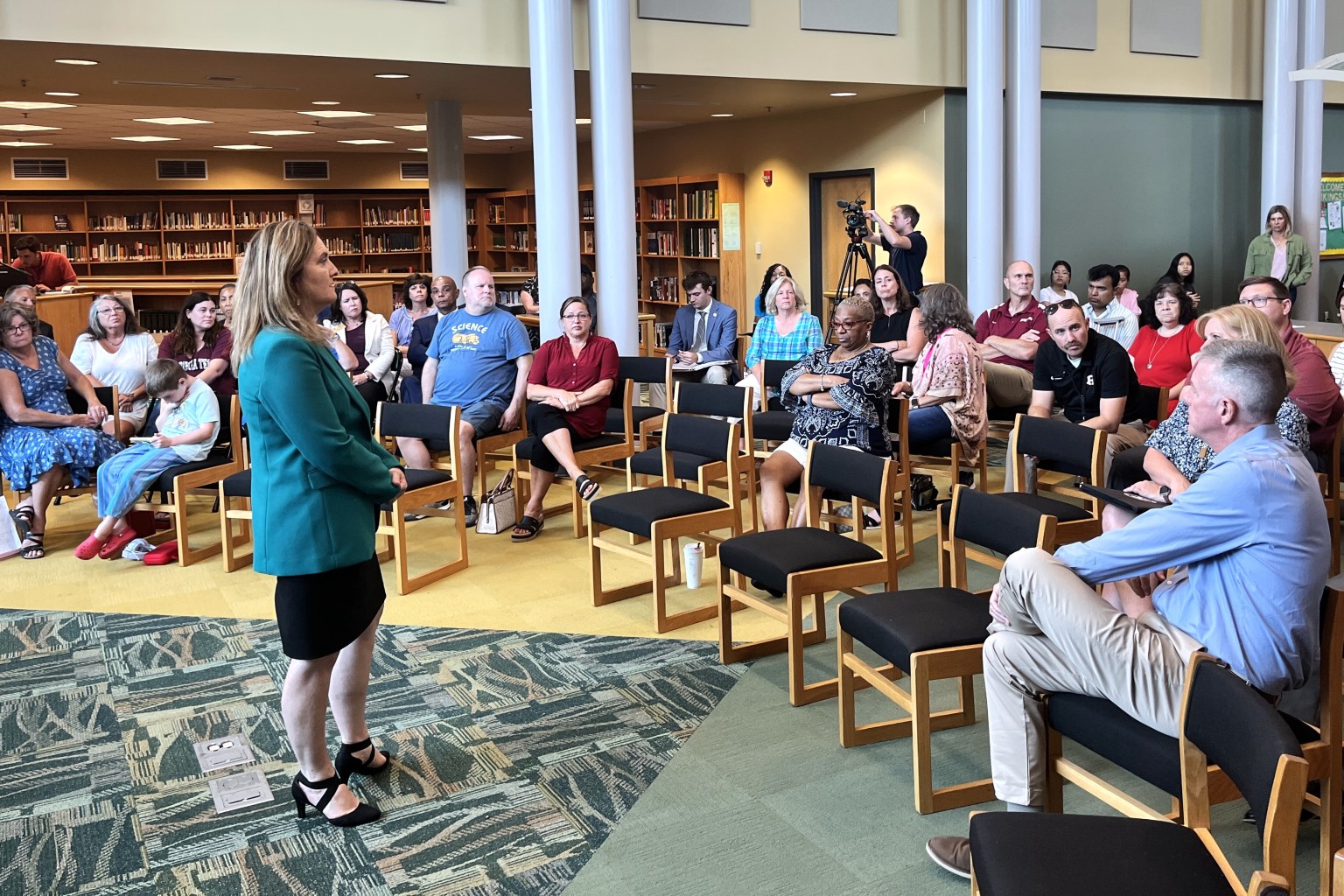 Lisa Coons resigns as Virginia’s superintendent of public instruction ...