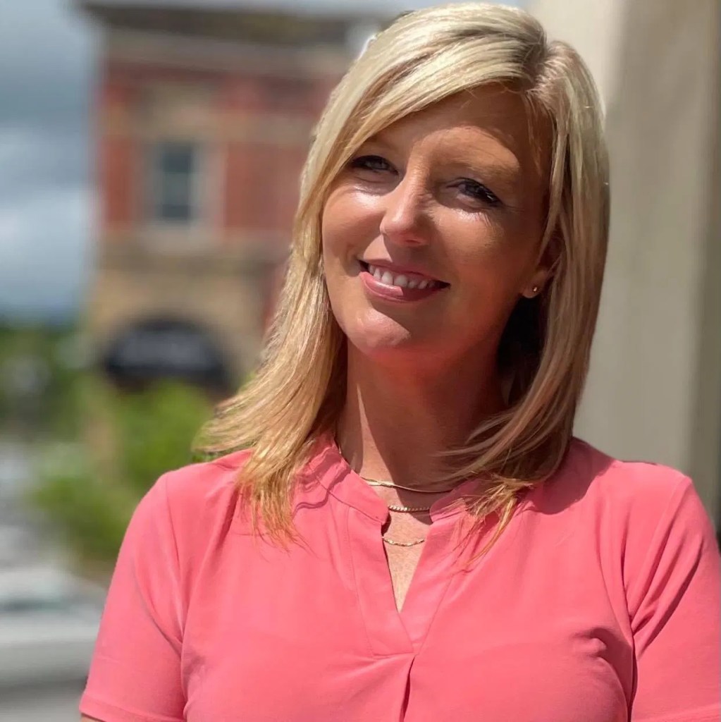 If states awarded electoral votes by congressional districts ...