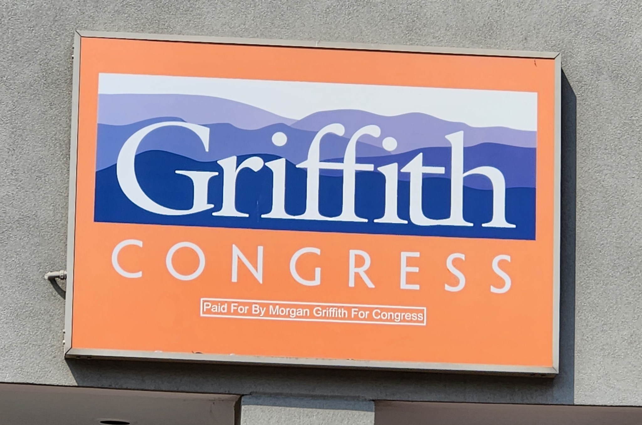 Fall colors: Why some candidates aren't using red, white and blue on ...