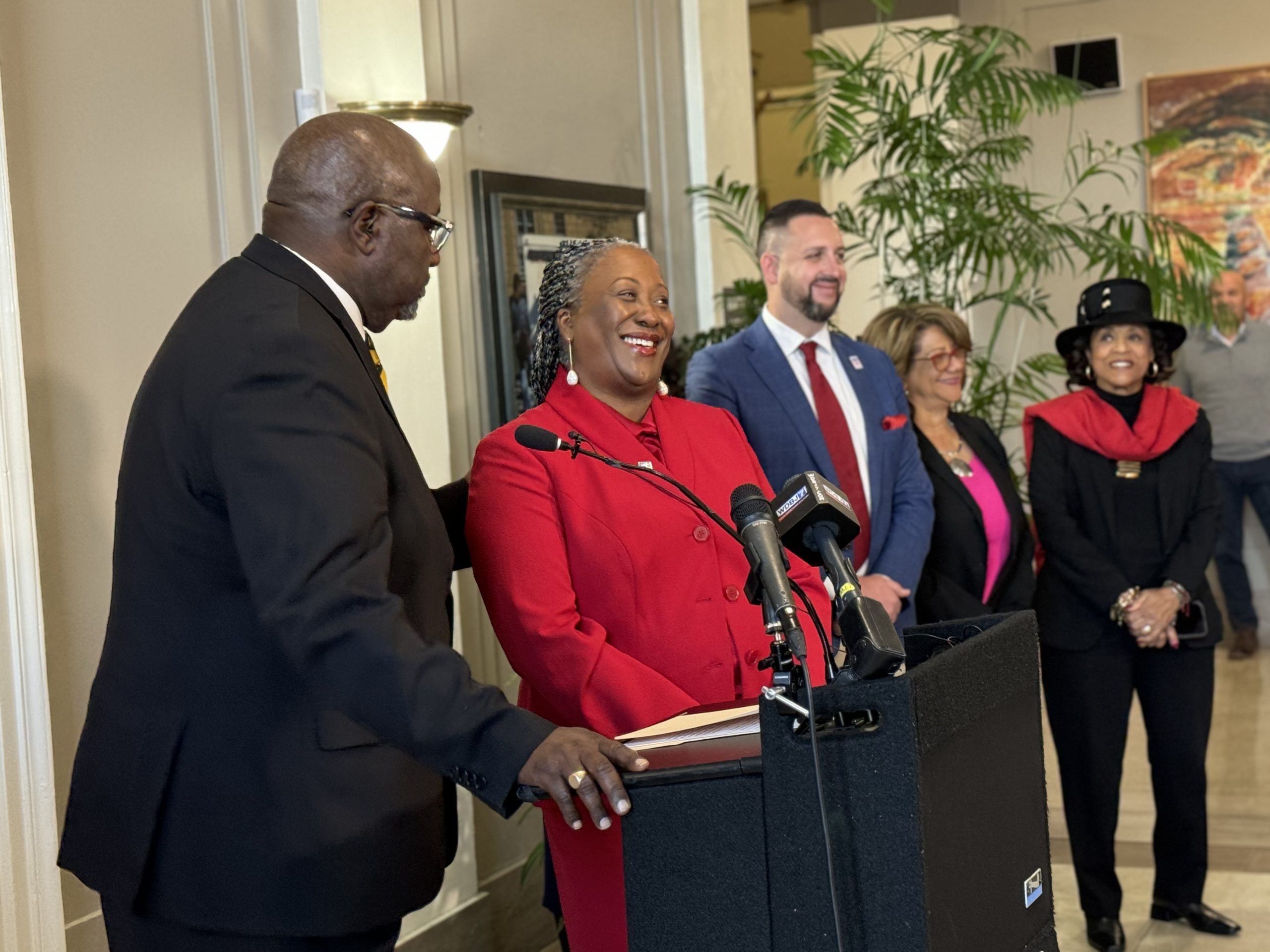 Roanoke names new city manager - Cardinal News